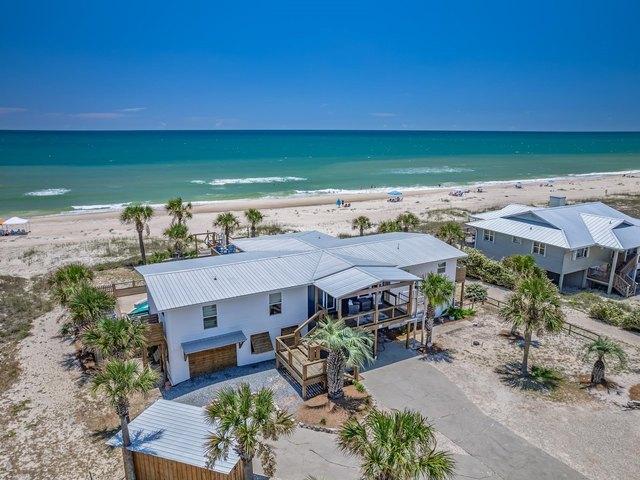 956 W Gorrie Dr, Saint George Isl, FL 32328
