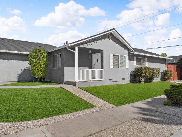 956 W Hacienda