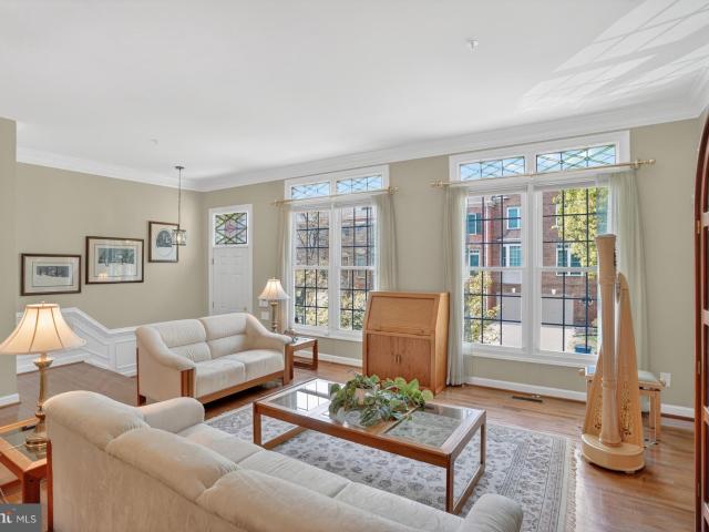 9574 Lagersfield Cir, Vienna, VA 22181 | MLS #VAFX2306 | Compass
