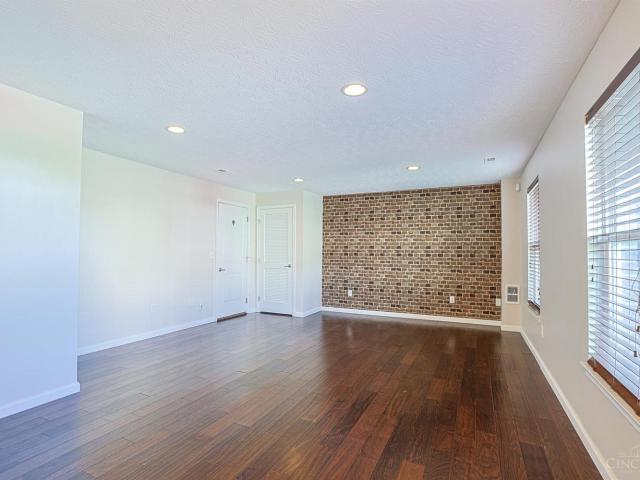 9574 Union Park