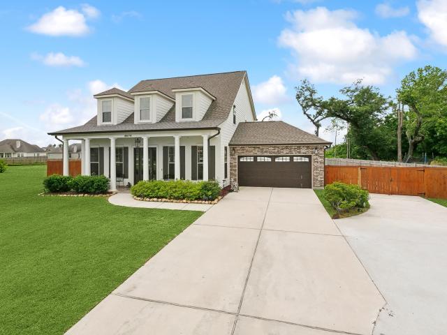 9574 W Terran Ln, Westwego, LA 70094 | MLS #BR2026001 | Compass