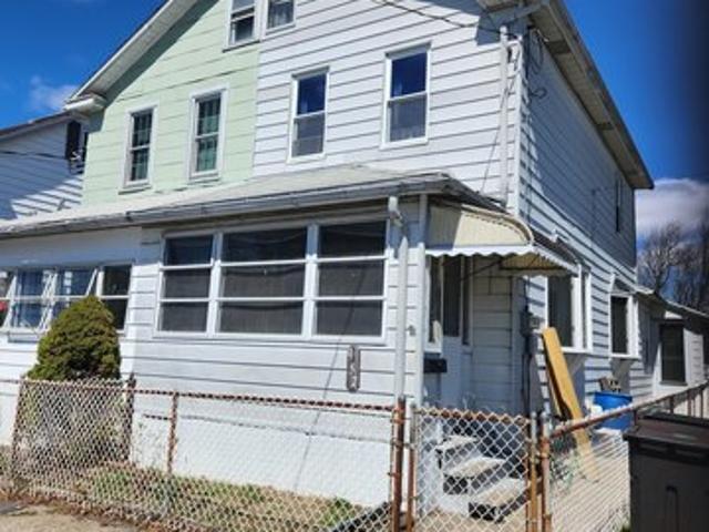 957 Chestnut St, Freeland, PA 18224