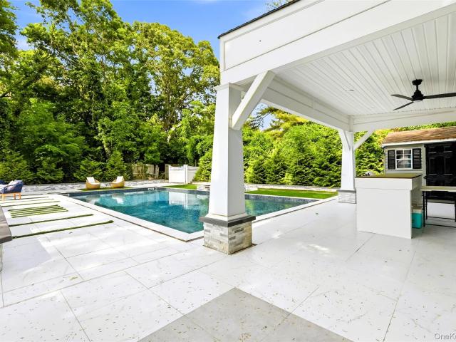 957 Gardiner Drive