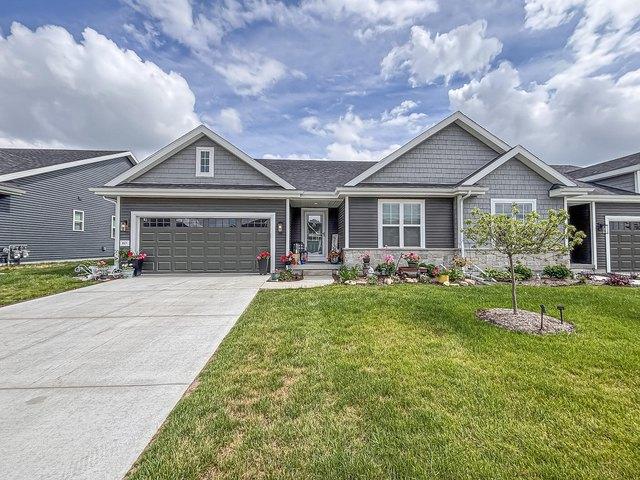 957 Elderberry Rd, Oconomowoc, WI 53066