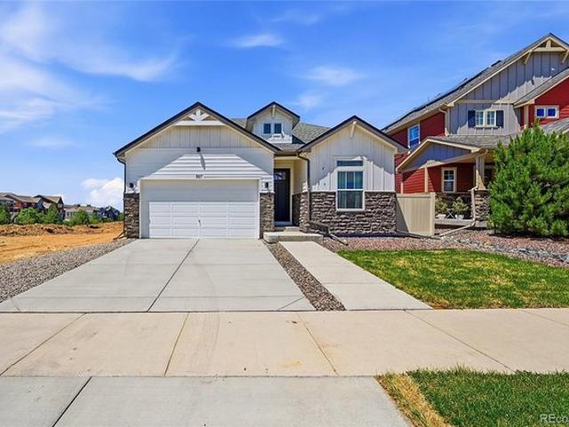 957 Highlands Cir, Erie, CO 80516