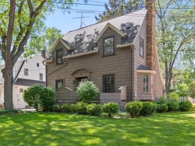 957 Maxwell Ave SE, East Grand Rapids, MI 49506