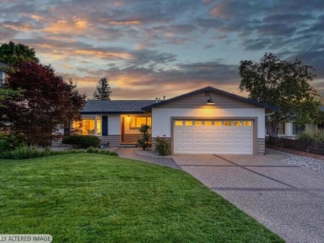 957 McNear Ave, Petaluma, CA 94952