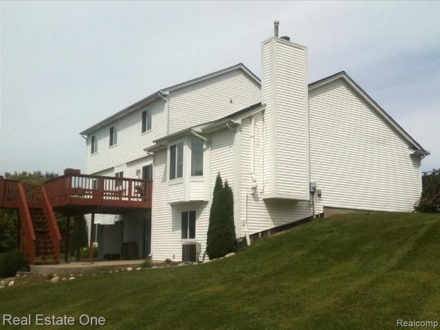 957 Meadowbrook Way