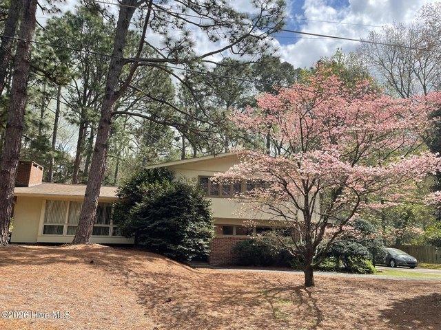 957 Sandavis Rd, Southern Pines, NC 28387
