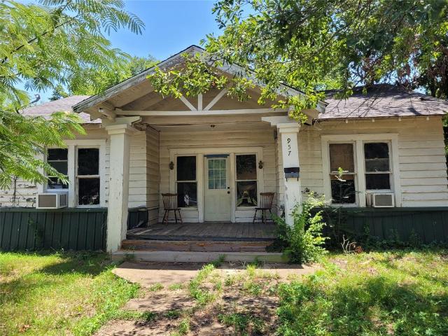 957 SE 6Th