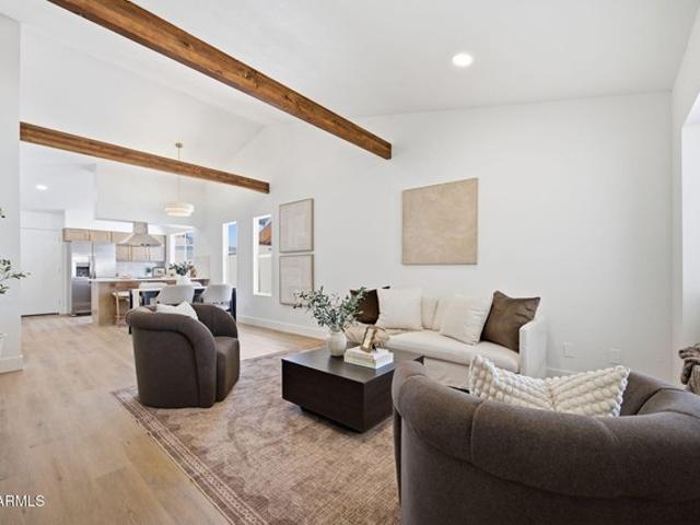 957 W Emerald Cir, Mesa, AZ 85210