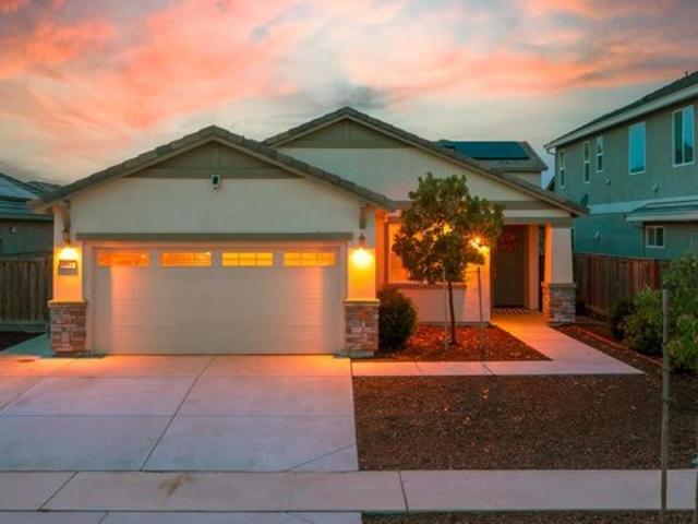 9584 Del Seis Dr, Sacramento, CA 95829