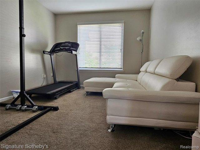 9582 Falmouth Dr, Ypsilanti, MI 48197