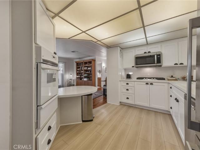 9583 Crestknoll Drive