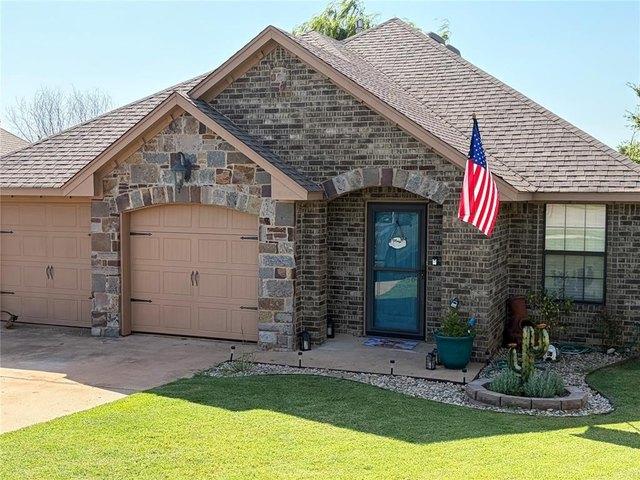 958 Cotswold Ct, Blanchard, OK 73010