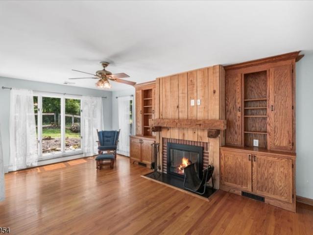 958 Cedar Dr