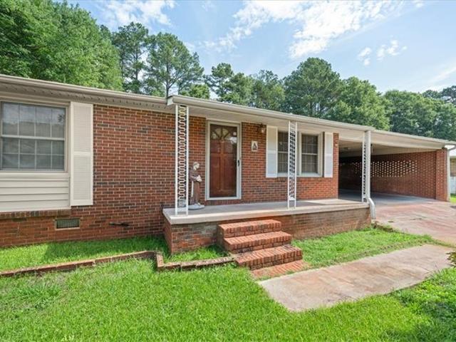 958 Avondale Dr, Seneca, SC 29672