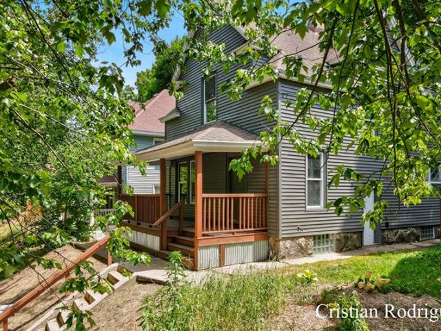 958 Dunham St SE, Grand Rapids, MI 49506
