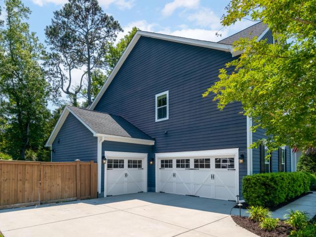 958 Foliage Lane