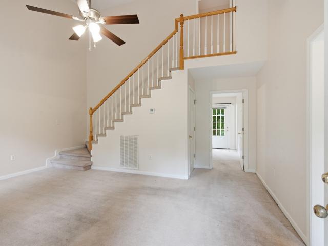 958 Jordan Cir