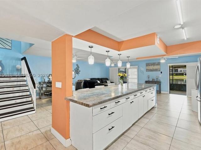 958 Mockingbird Ln Apt 513, Plantation, FL 33324