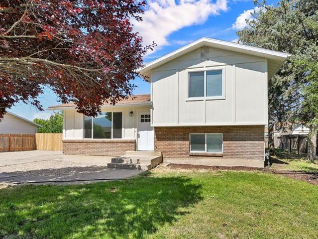 958 N 2075 W, Farr West, UT 84404
