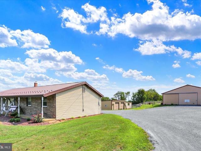 958 N End Road