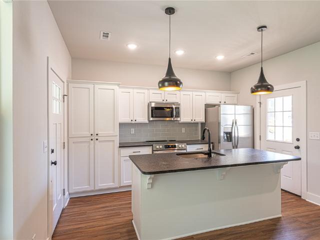 958 S Laramie Heights
