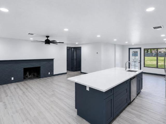 958 W MAIN Street