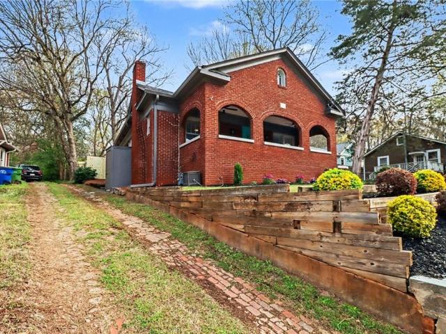 958 United Avenue SE