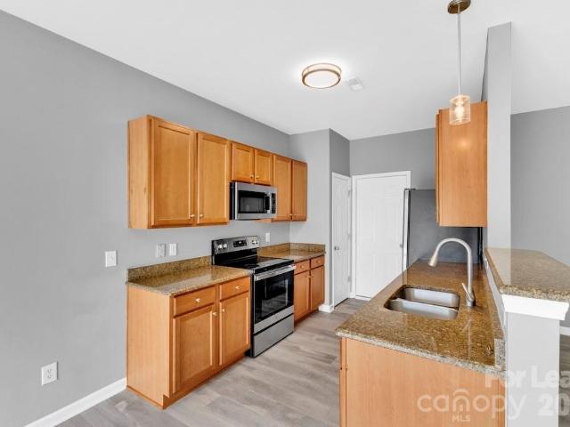 9598 Walkers Glen Drive NW