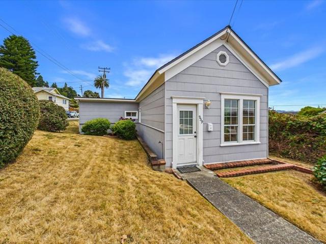 959 10th St, Fortuna, CA 95540