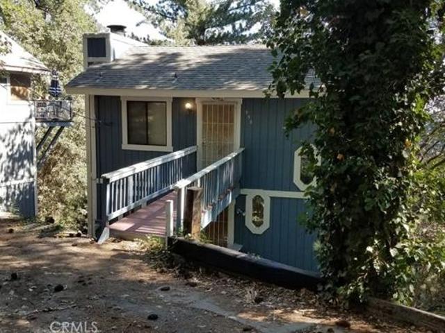 959 Coulter Pine Rd, Crestline, CA 92325
