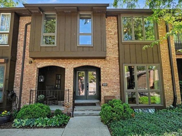 959 Greenhills Dr, Ann Arbor, MI 48105