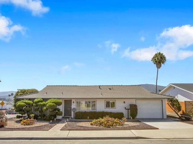 959 LA Tierra Dr, San Marcos, CA 92078