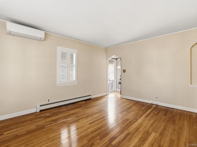 959 N 5th St, New Hyde Park, NY 11040 | MLS #933608 | Compass