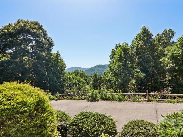 959 Silverglen Way