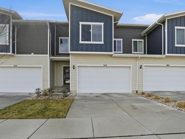 959 W Lucky Clover Dr, Saratoga Springs, UT 84045
