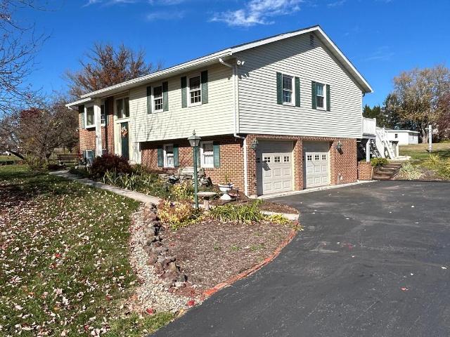 95 Table Rock Rd, Gettysburg, PA 17325 | MLS #PAAD2020 | Compass