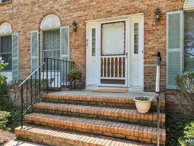 95 Turret Street
