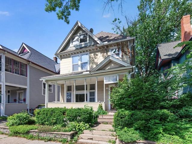 95 Victoria St N, Saint Paul, MN 55104