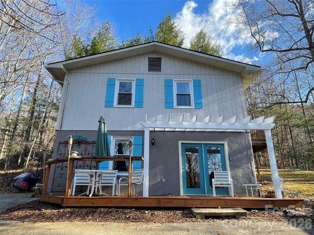 95 Walker Cove Rd, Black Mountain, NC 28711