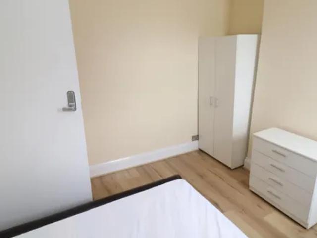 95 Westcombe Hill, London, SE3 7DU, United Kingdom | Room for rent #154574028 | Rentberry
