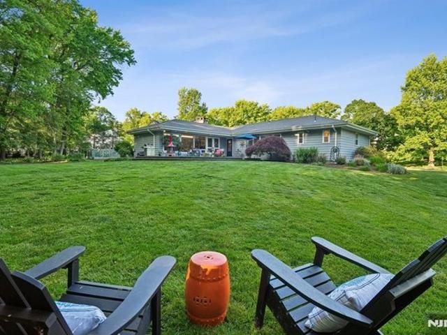 95 Yantacaw Brook Rd, Montclair, NJ 07043