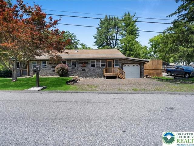 95 Young St, Williams Township, PA 18042