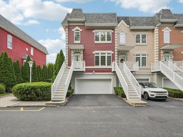 95 Alexander Ct, Nanuet, NY 10954