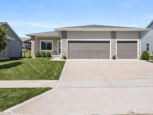 95 Bailey Cir, Waukee, IA 50263