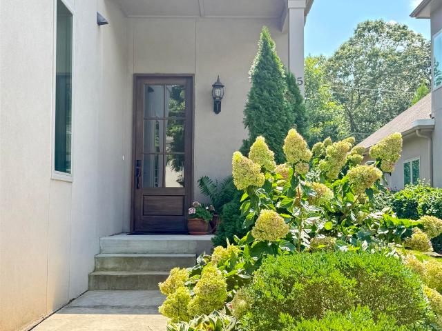 95 Castellan Drive