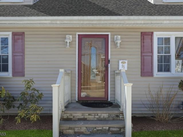 95 Cedar Ave