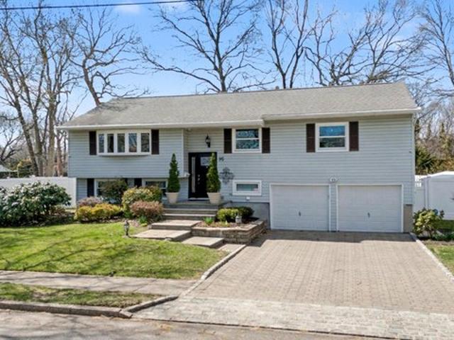 95 Colonial St, East Northport, NY 11731